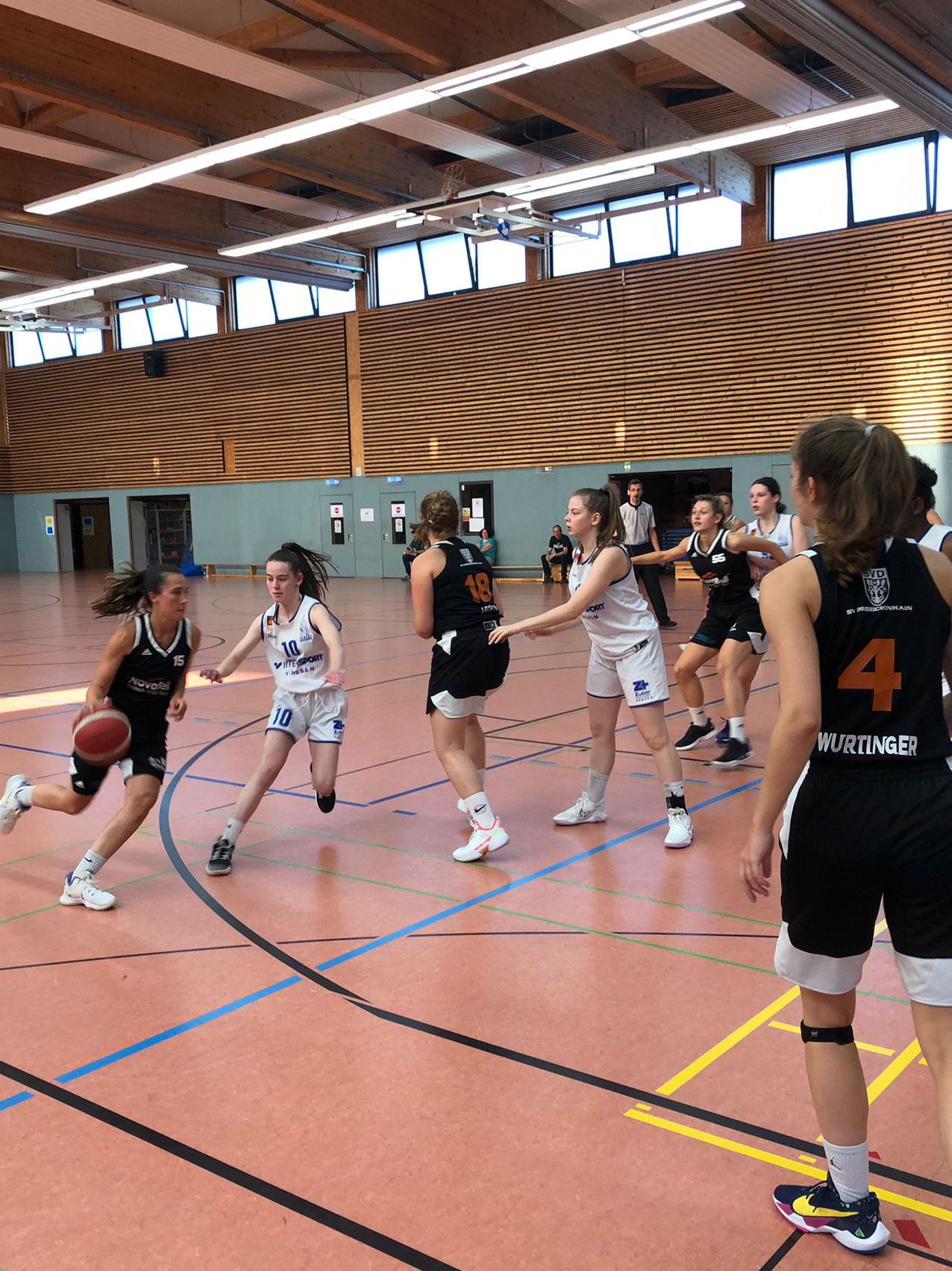 Turniersieg der ersten Damen in Weiterstadt — SV 1890 Dreieichenhain e.V.